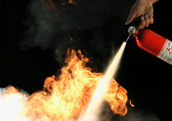 Como utilizar os extintores de incêndio? - Blog Hiper Fire Extintores SP